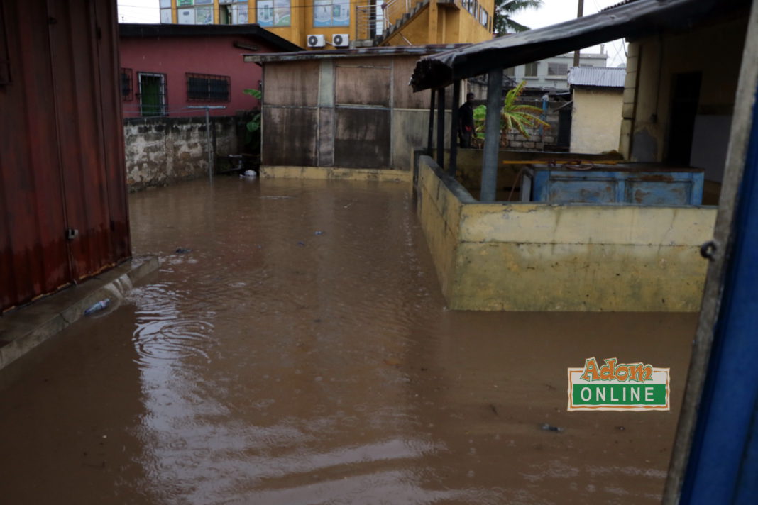 Exclusive photos of Accra flooding as Police rescue flood victims ...