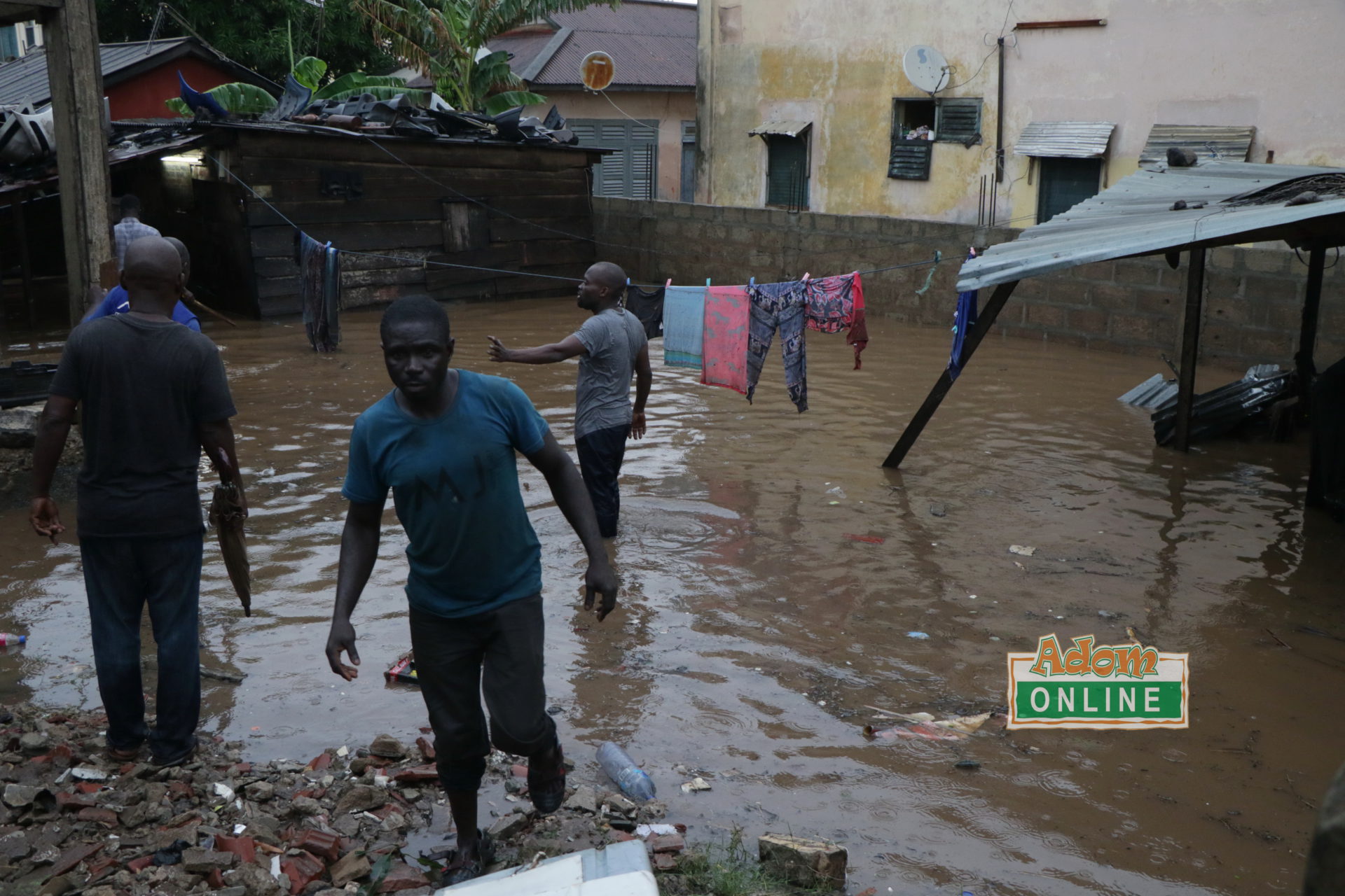 Exclusive photos of Accra flooding as Police rescue flood victims ...