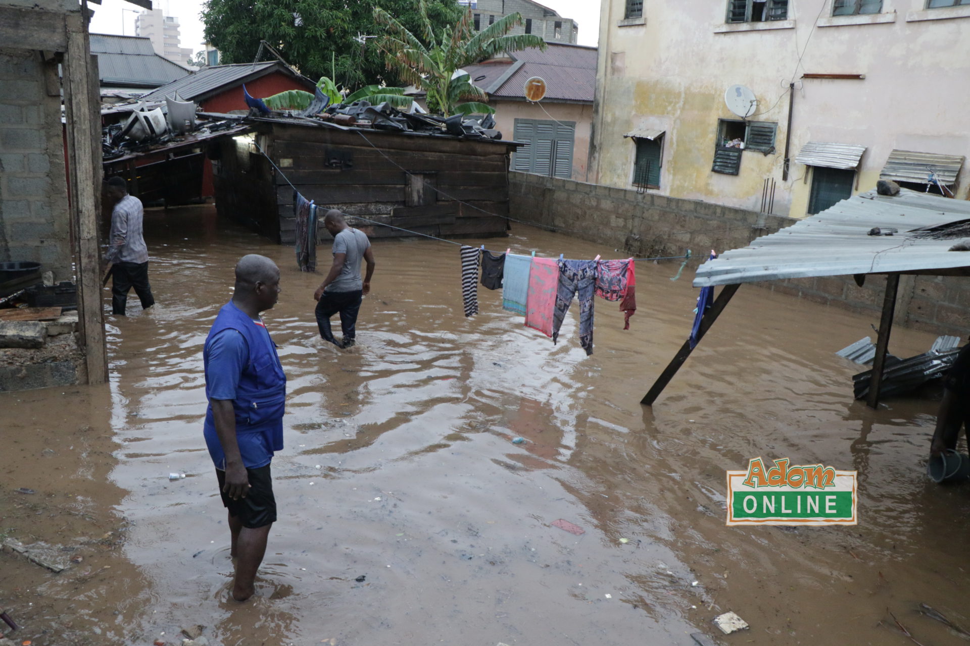 Exclusive photos of Accra flooding as Police rescue flood victims ...