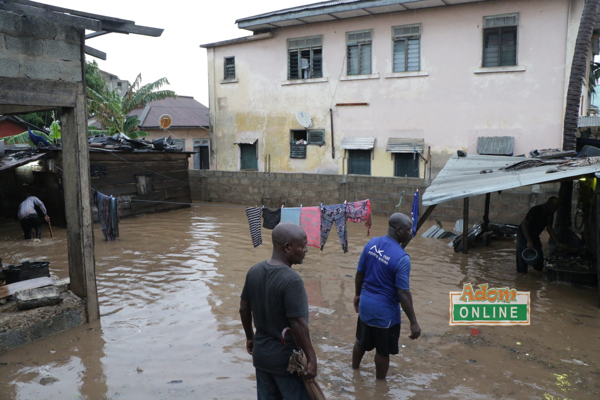 Exclusive photos of Accra flooding as Police rescue flood victims ...