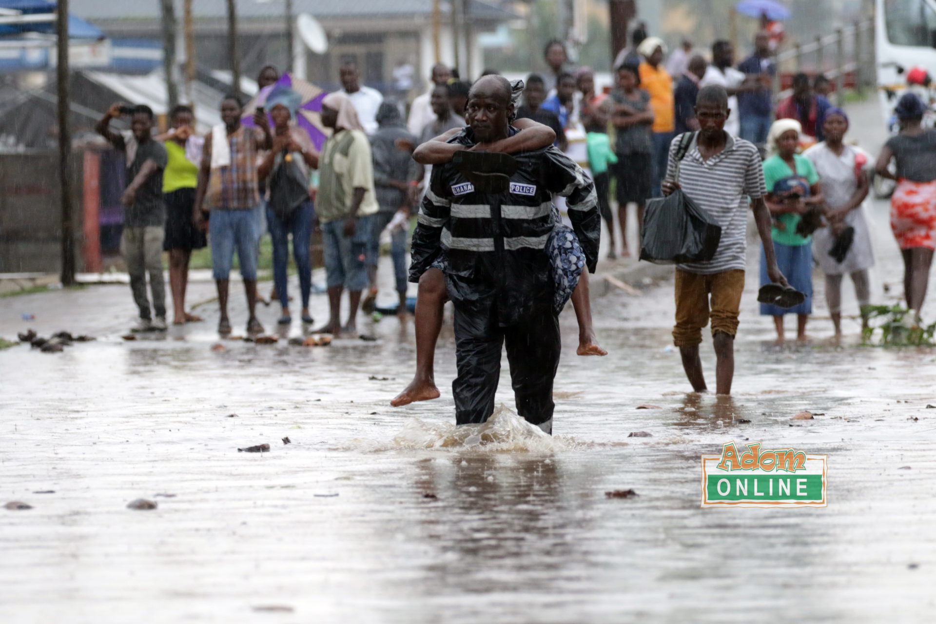 Exclusive photos of Accra flooding as Police rescue flood victims ...