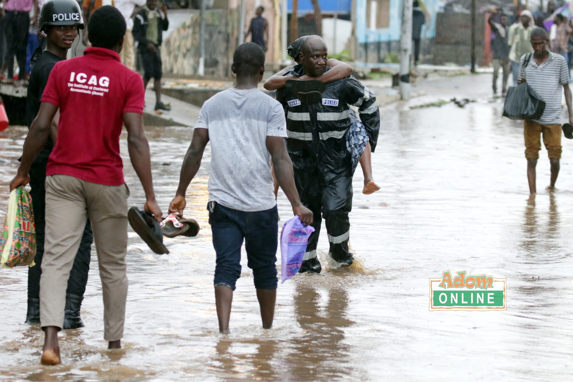 Exclusive photos of Accra flooding as Police rescue flood victims ...