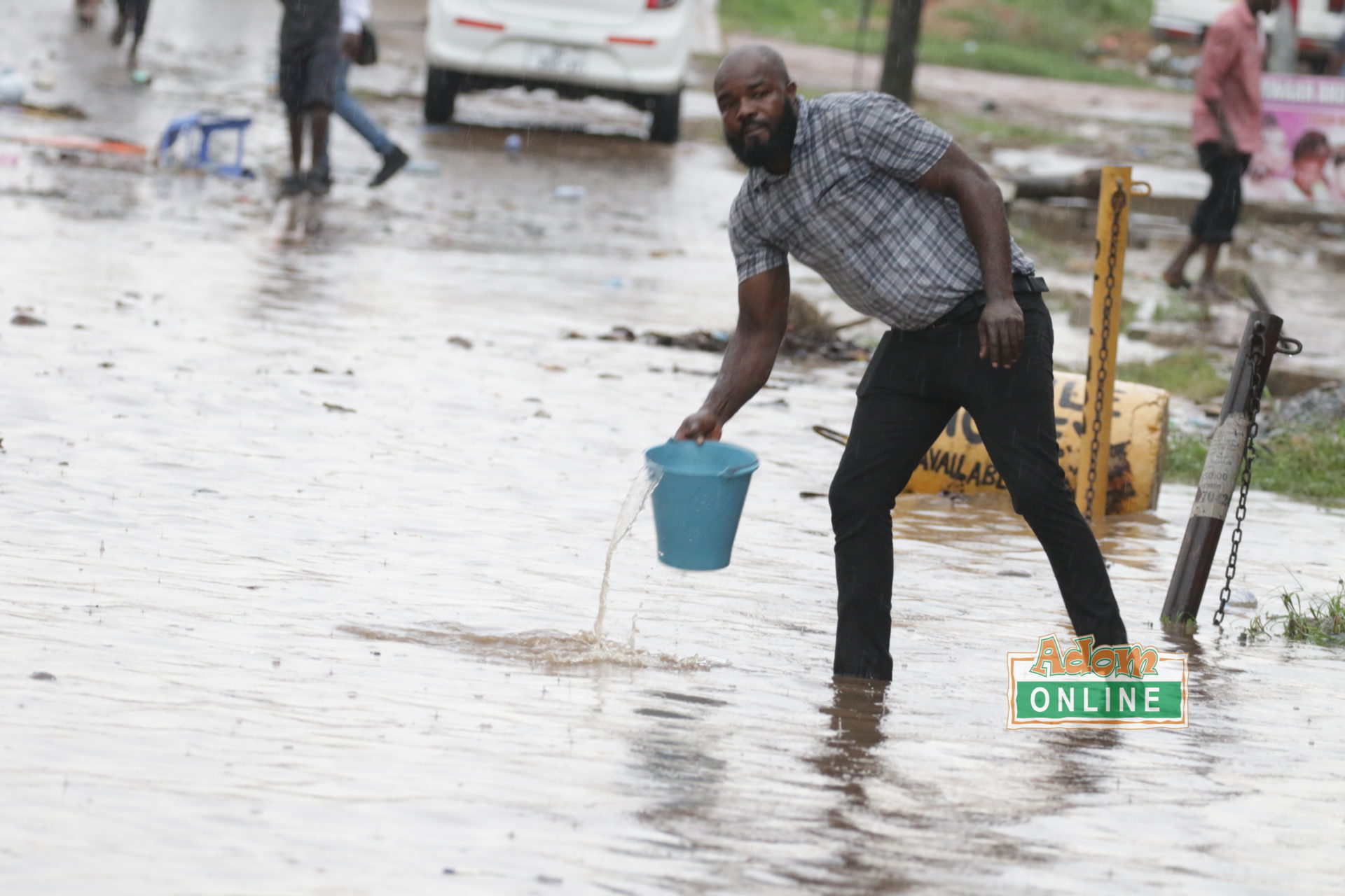 Exclusive photos of Accra flooding as Police rescue flood victims ...
