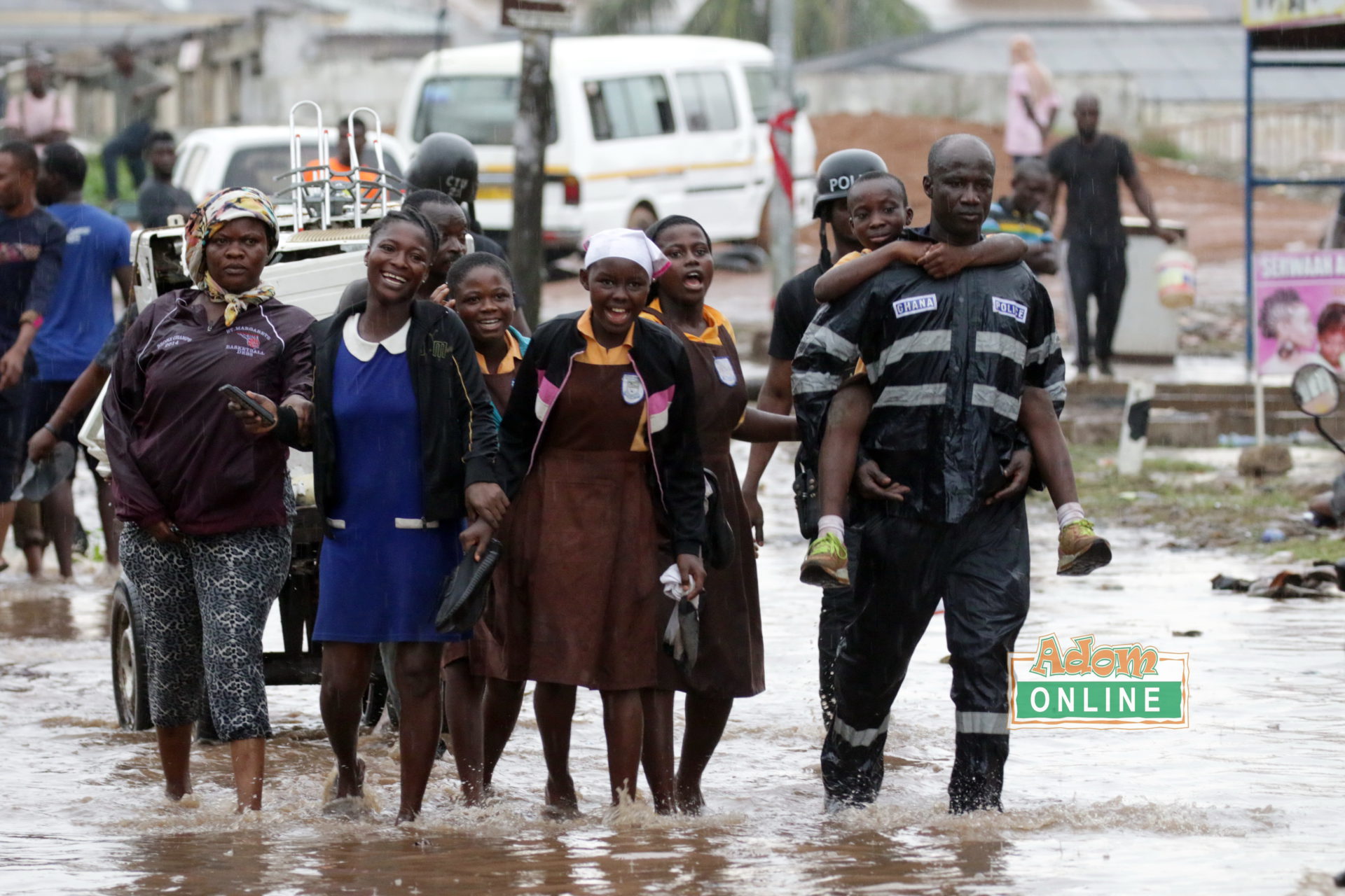 Exclusive photos of Accra flooding as Police rescue flood victims ...