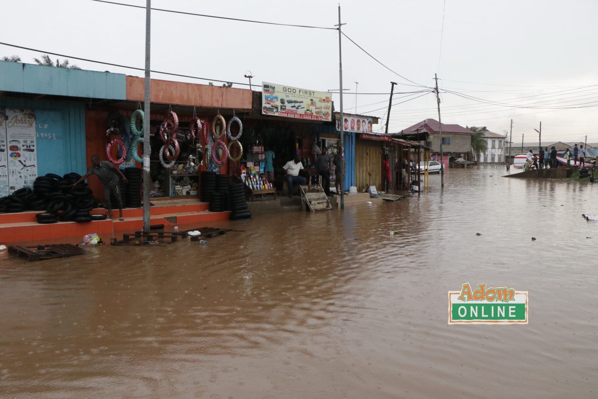 Exclusive photos of Accra flooding as Police rescue flood victims ...