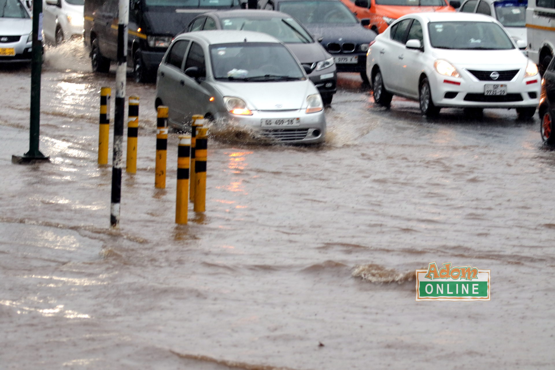Exclusive photos of Accra flooding as Police rescue flood victims ...