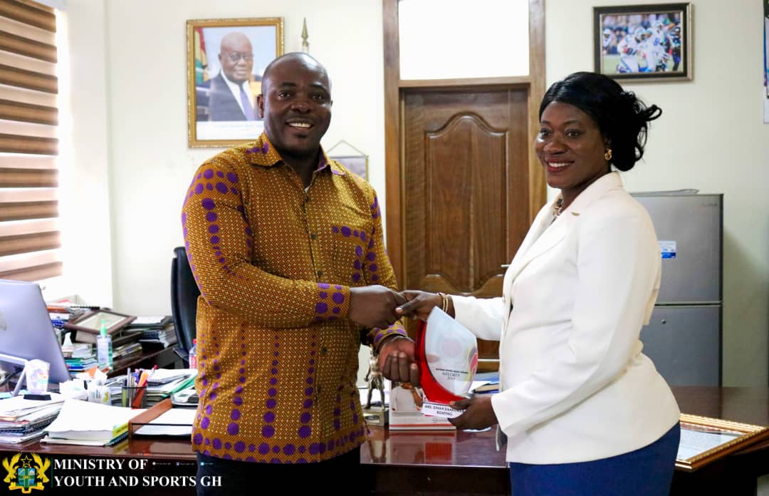 Photos: Woman who rejected bribe in Anas’ 'Number 12' expose' honoured ...