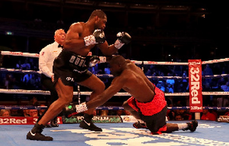 Boxing: Ghana's Ebenezer Tetteh suffers 1st round KO against Daniel ...