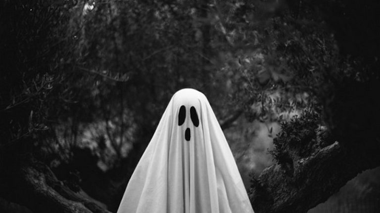 Two ghosts captured working out at outdoor gym [photos] - Adomonline.com