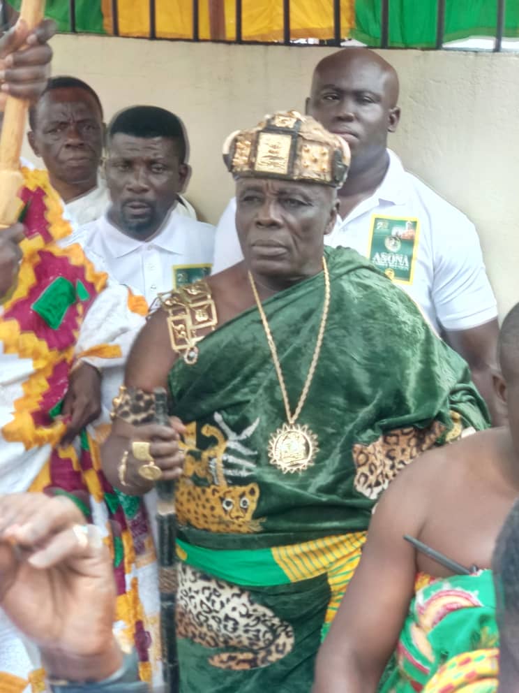 Okyenhene launches tertiary education fund for Asona people ...