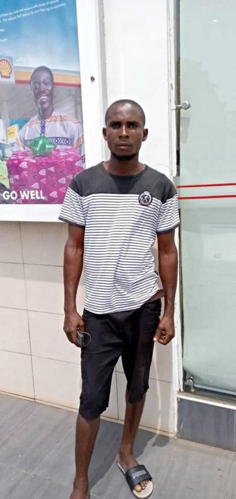 Meet the taxi driver who returned MacBook and iPad a lady left in his ...