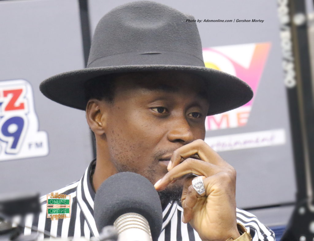 EL performs Rock-inspired rendition of ‘Chop Life’ for Glitch Africa ...