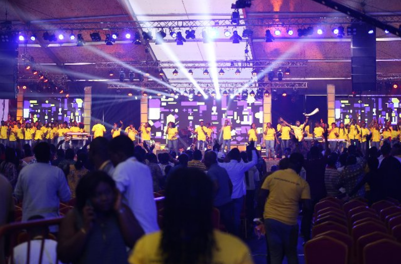 Diana Hamilton, Kwesi Oteng, Joe Mettle thrill patrons at 'MTN Stand in ...