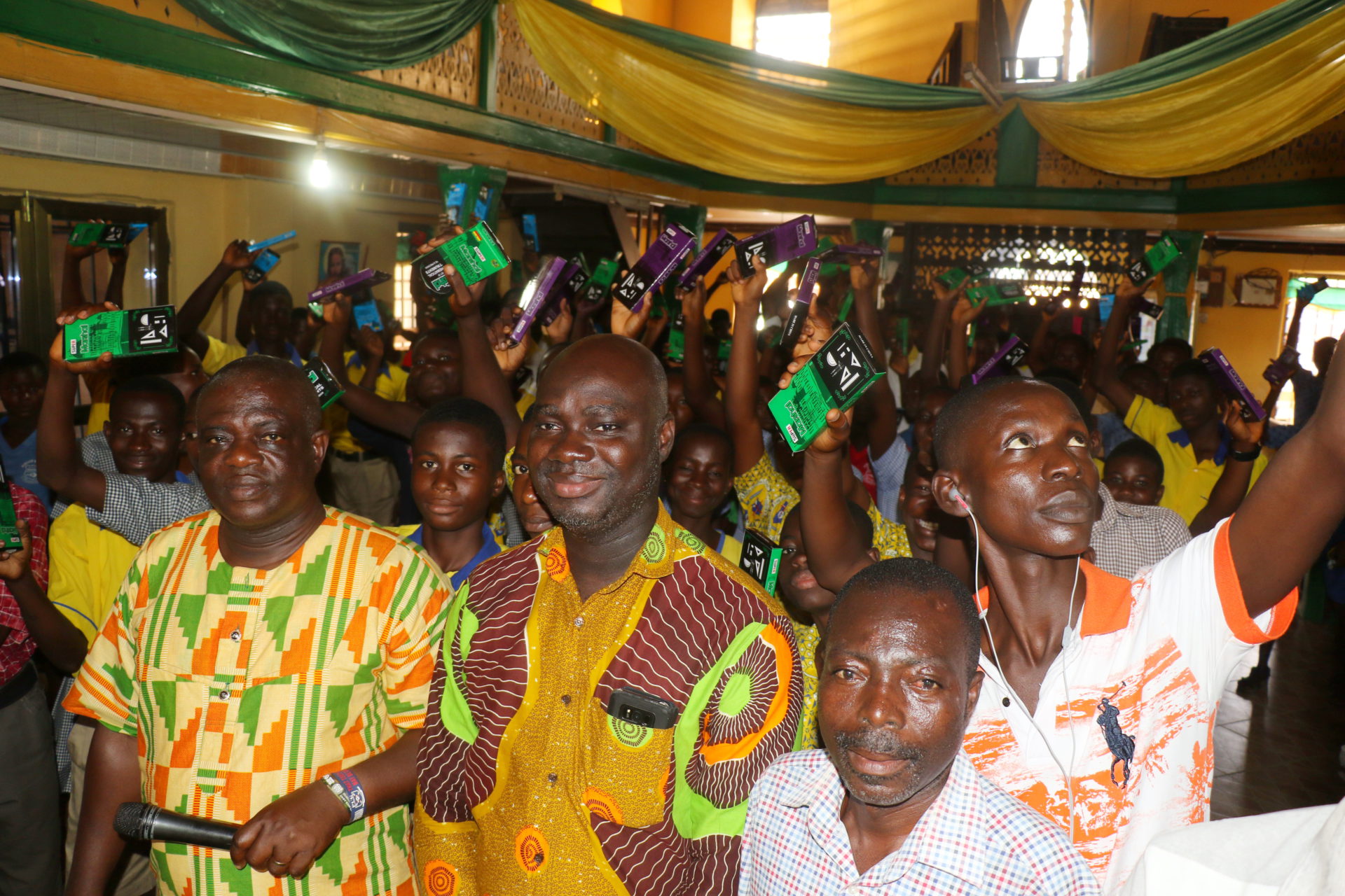 Adom FM's Prince Anin-Agyei distributes 1000 maths sets to Akim Achiase ...