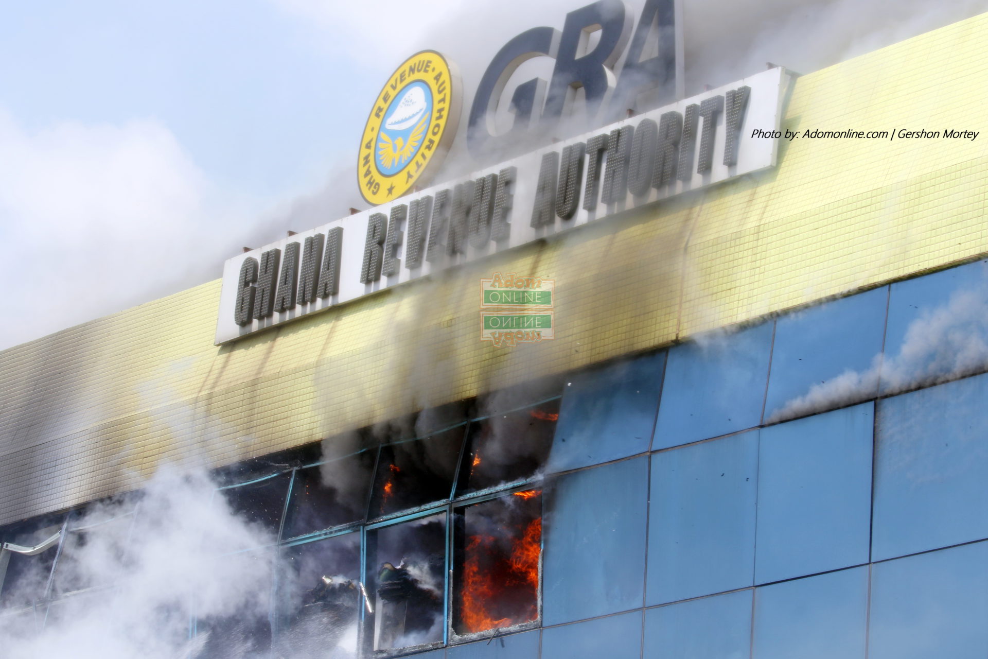 Exclusive photos of firefighters in action at GRA office in Accra ...