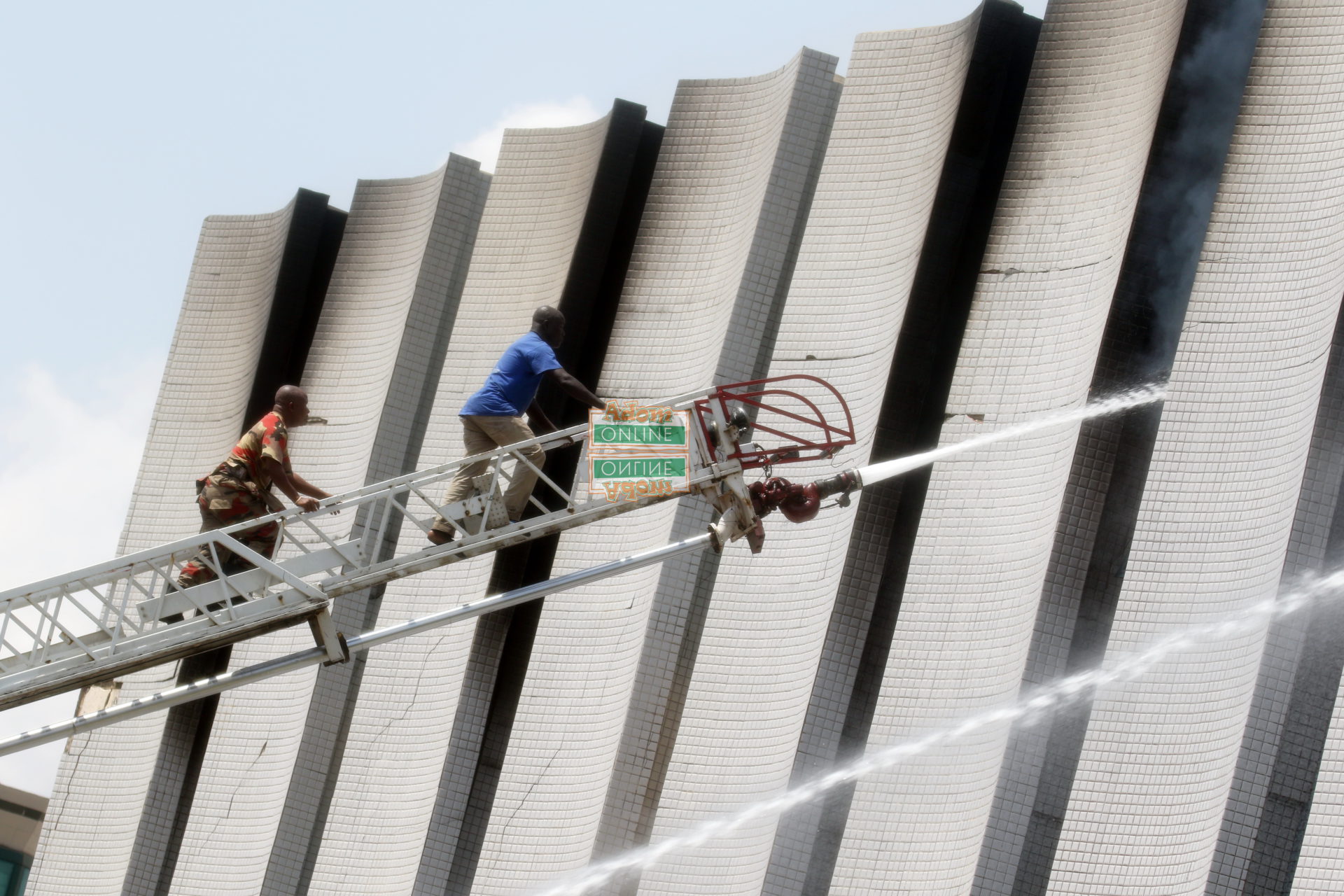 Exclusive photos of firefighters in action at GRA office in Accra ...