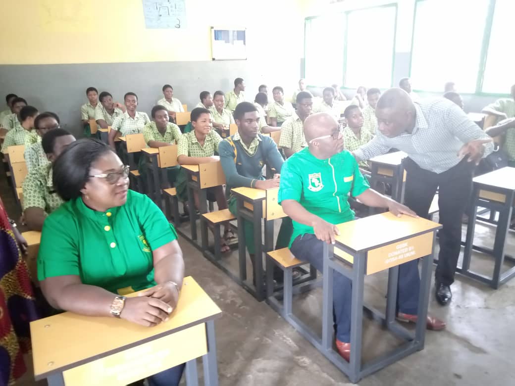 GHANASS 85 year group donates desks to Alma mata - Adomonline.com