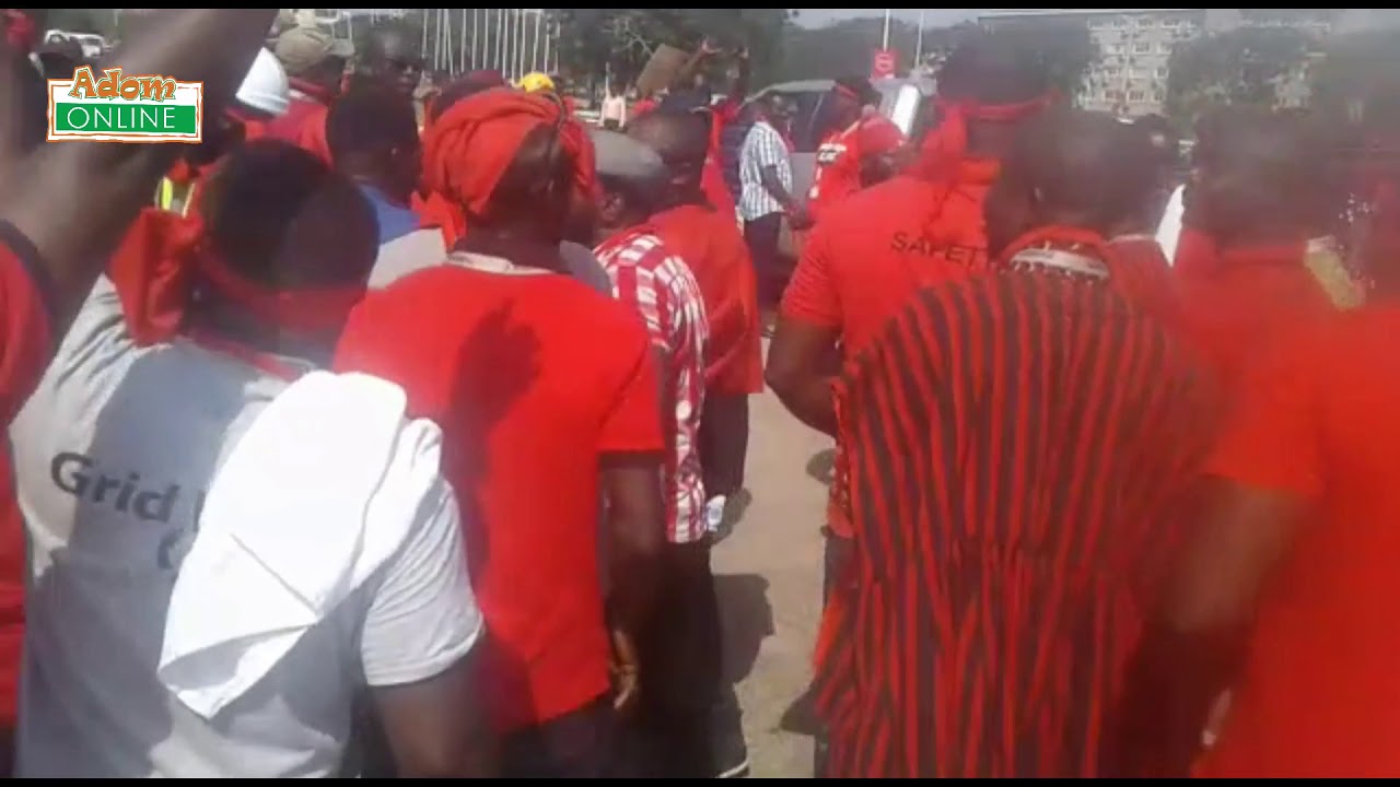 There’ll be dumsor in December; angry GRIDCO staff protest