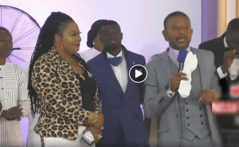 Nana Agradaa leads worship in Owusu Bempah’s church [Video ...