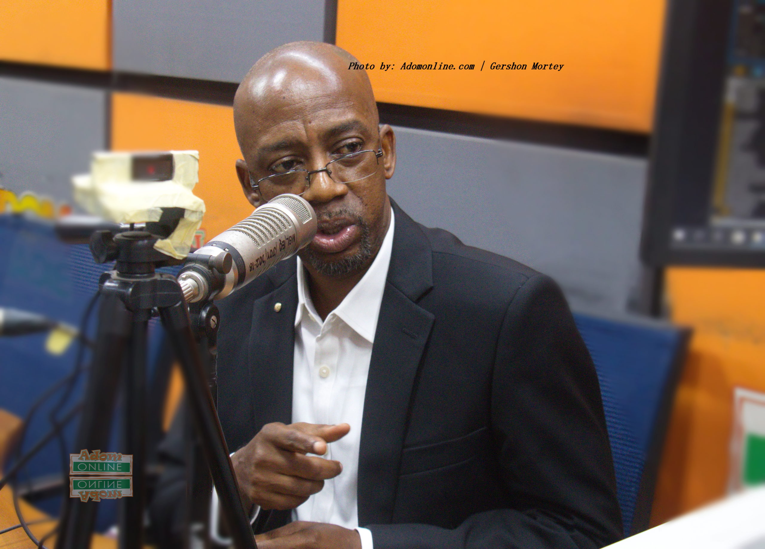 Rex Omar roots for Mahama; shares campaign promises - Adomonline.com