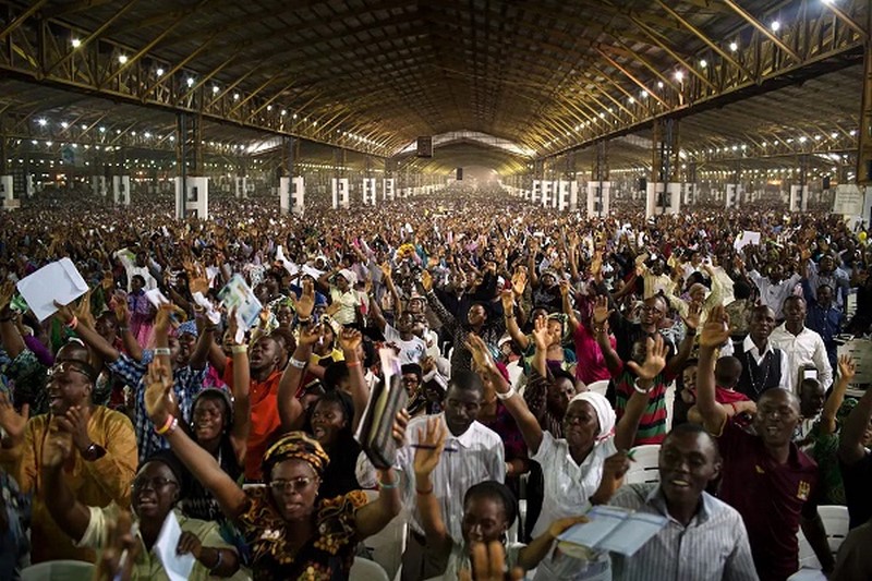 Coronavirus: Nigeria's mega churches adjust to empty auditoriums ...