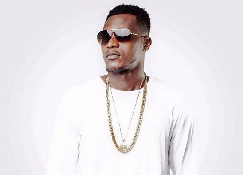 Keche Joshua finally shows face of beautiful wife - Adomonline.com