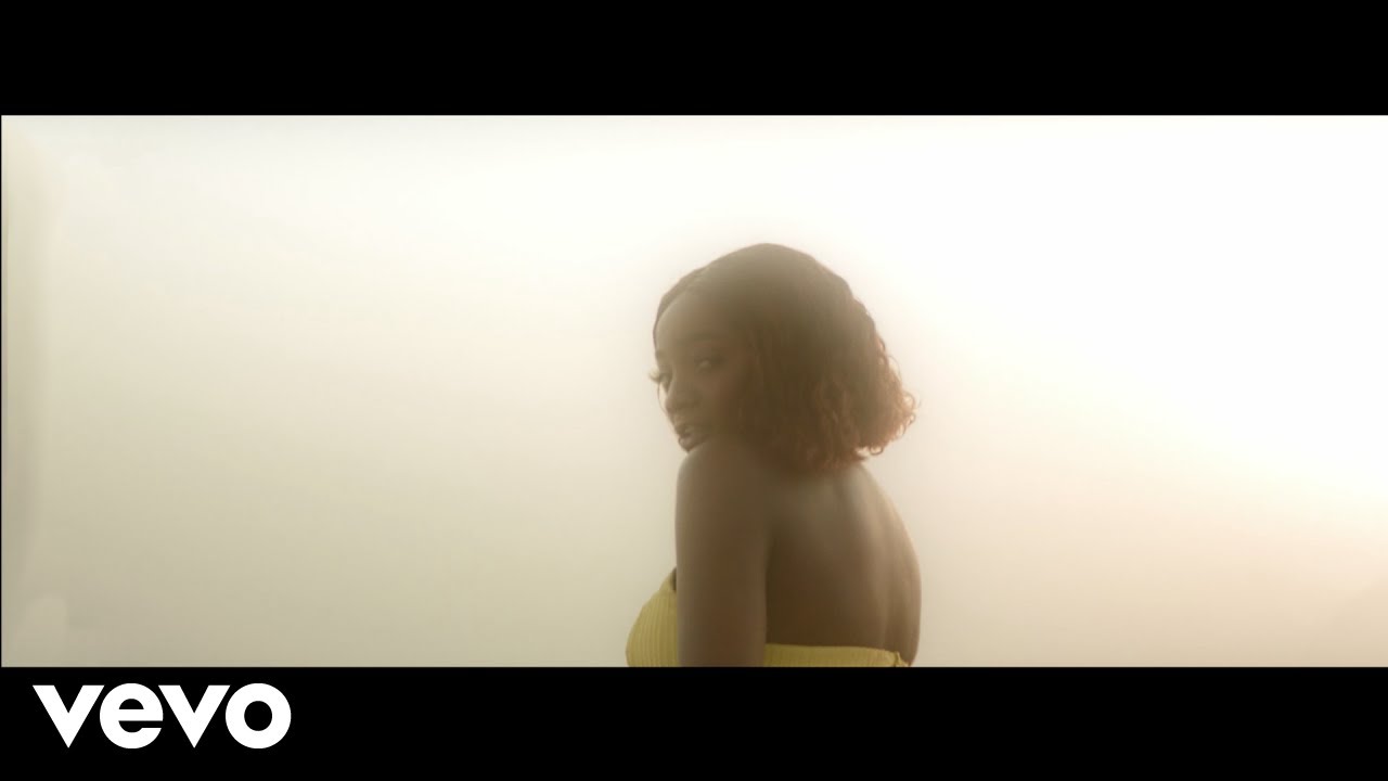Simi shows off her baby bump in a new music video [Watch] - Adomonline.com