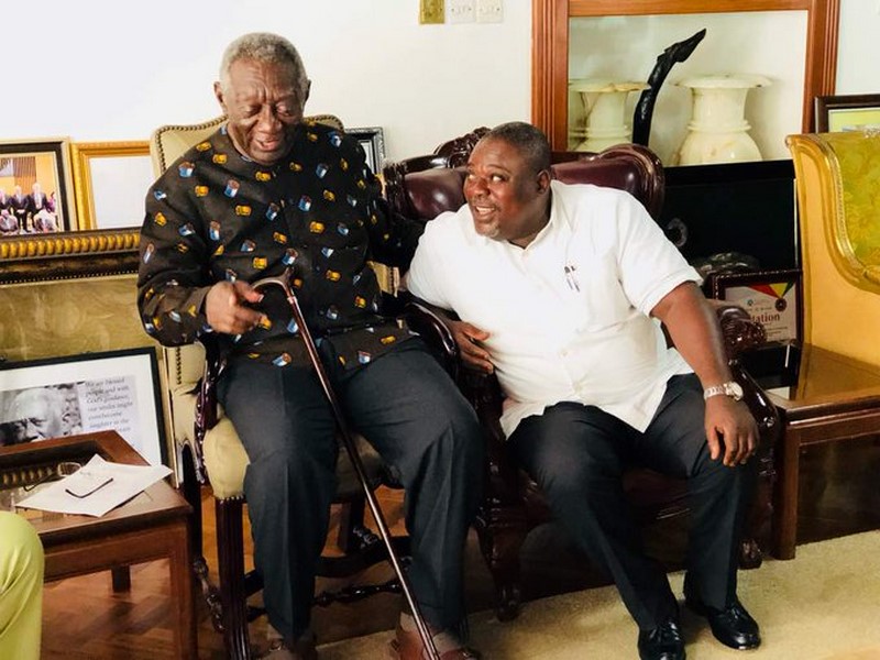 Koku Anyidoho in a lovely pose with Kufuor - Adomonline.com