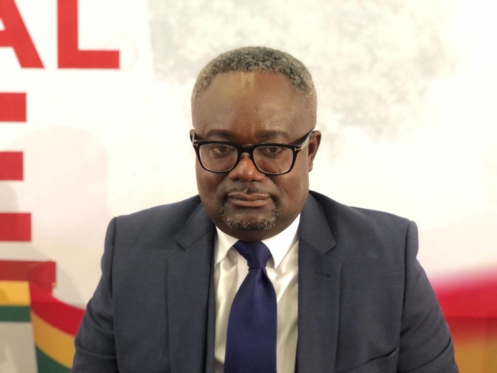 Percival Kofi Akpaloo casts ballot - Adomonline.com