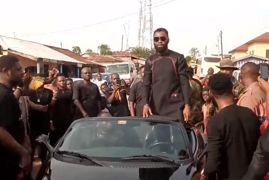 Rev. Obofour storms father-in-law's funeral in vintage car [Video ...