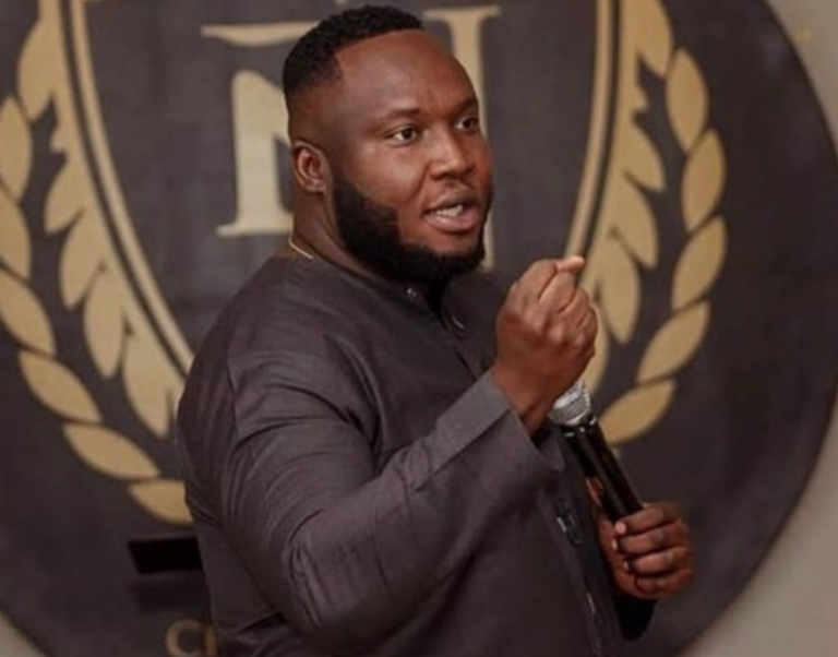 Kaywa flaunts gorgeous wife to mark marriage anniversary - Adomonline.com