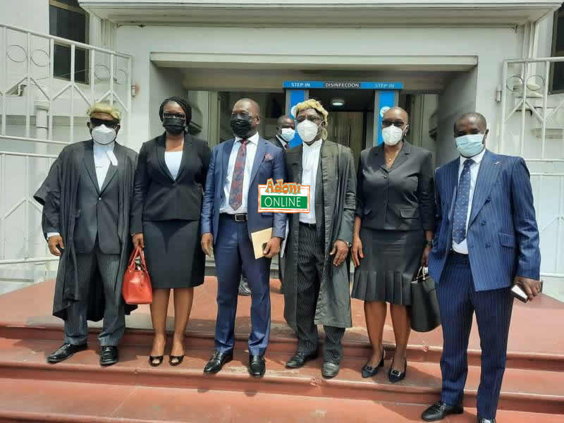 This photo proves EC's lawyer was truly Dr Ayine's best man ...