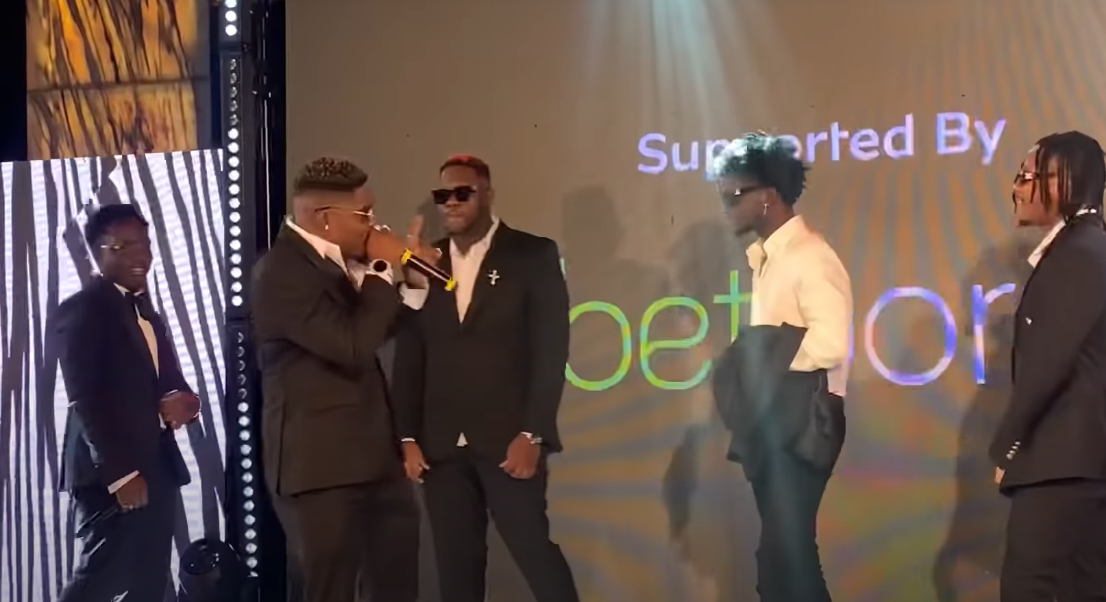 Medikal gives reason for walking off stage at 4syte Music Video Awards ...