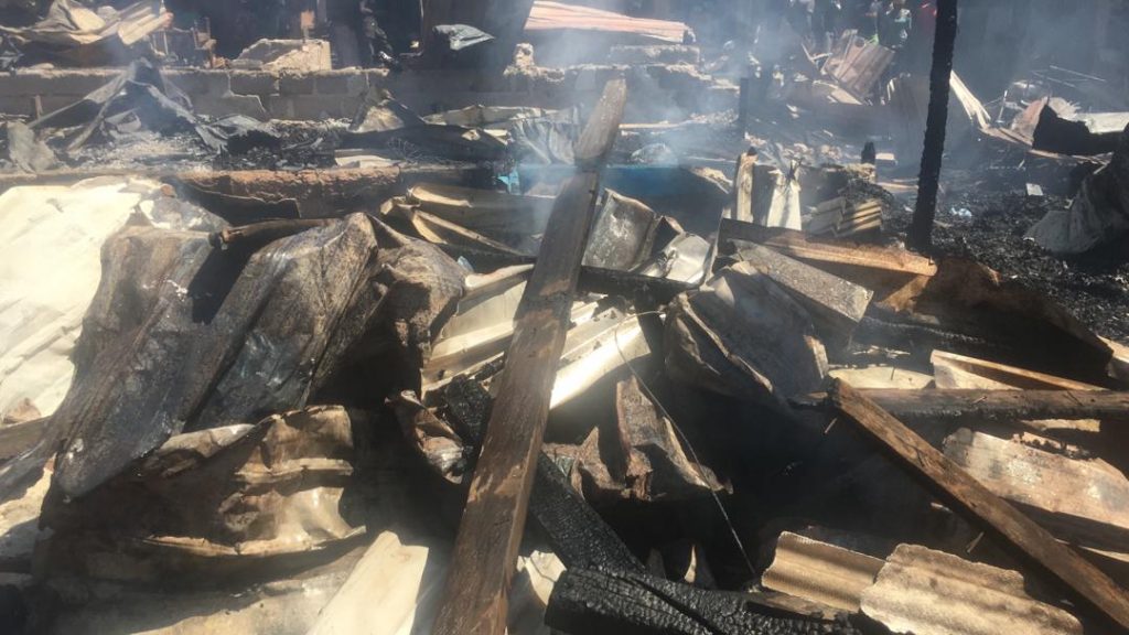 Traders helpless as fire razes Accra timber market [Video+Photos ...