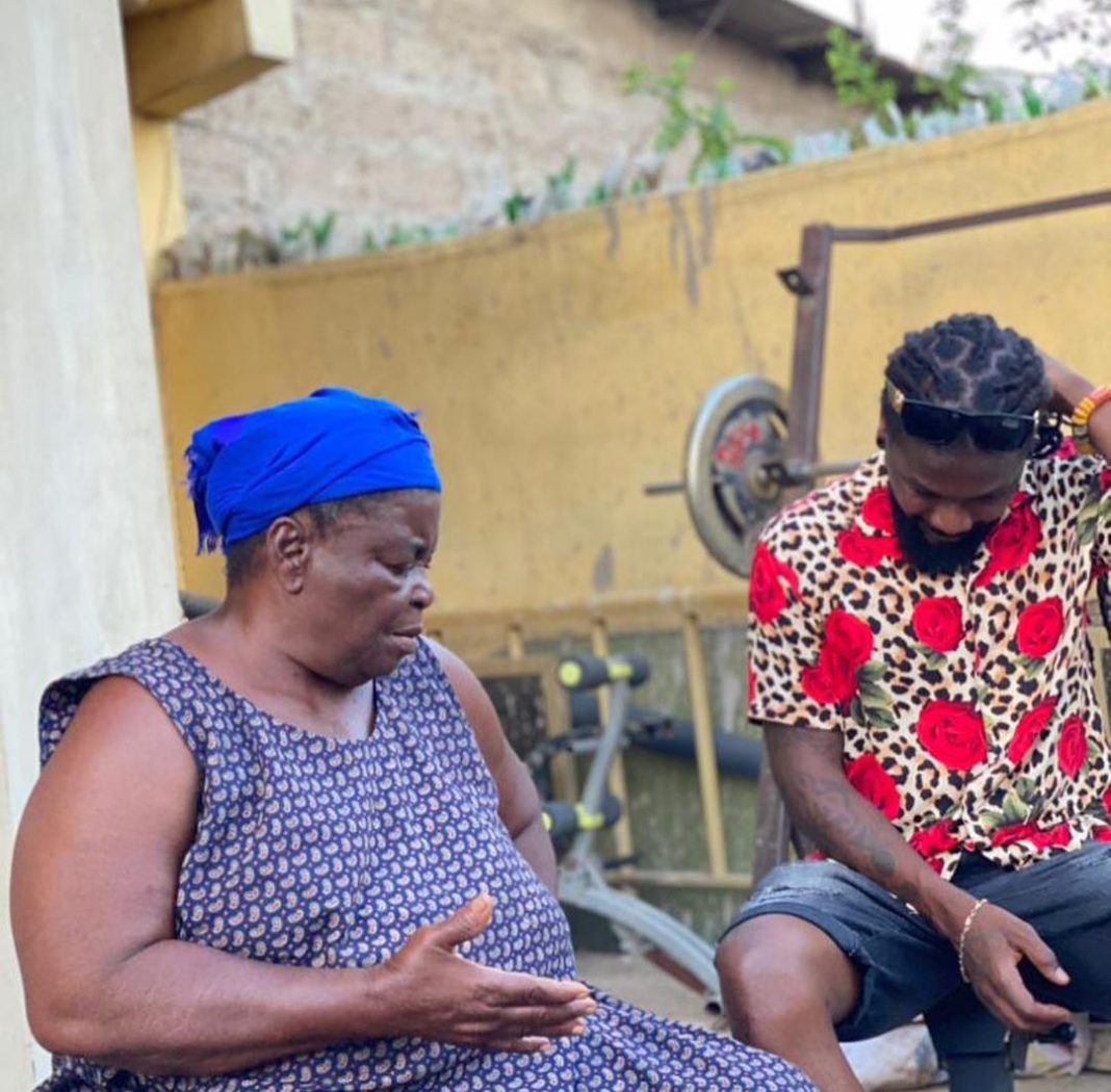 Highgrade Family: Check out rare photos of Samini's mother - Adomonline.com
