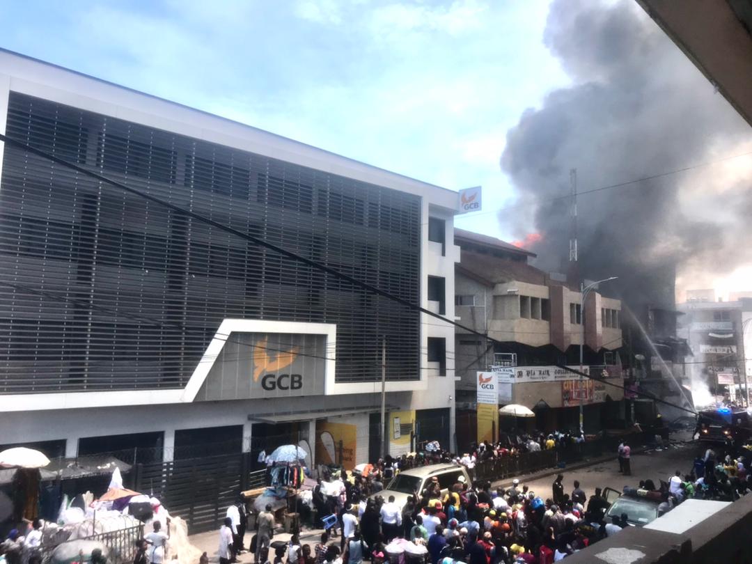 Makola fire: Fire officers had to rush to Circle and Kaneshie for water ...