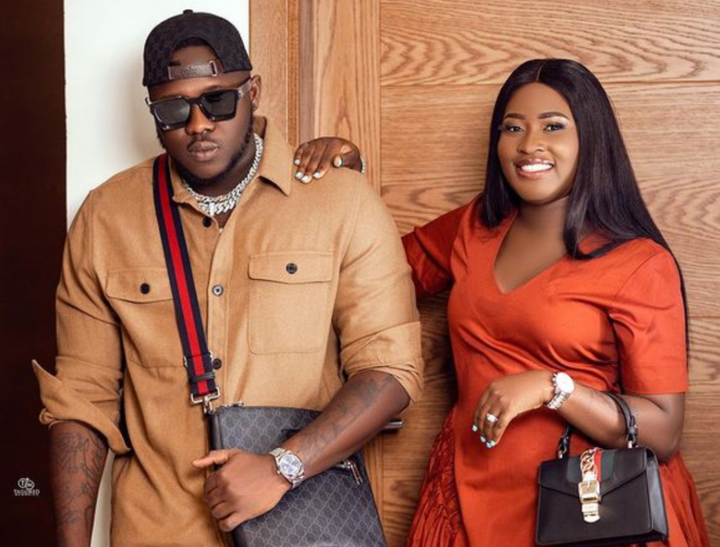 Medikal shares unseen photo of Fella's backside, Kidi reacts ...