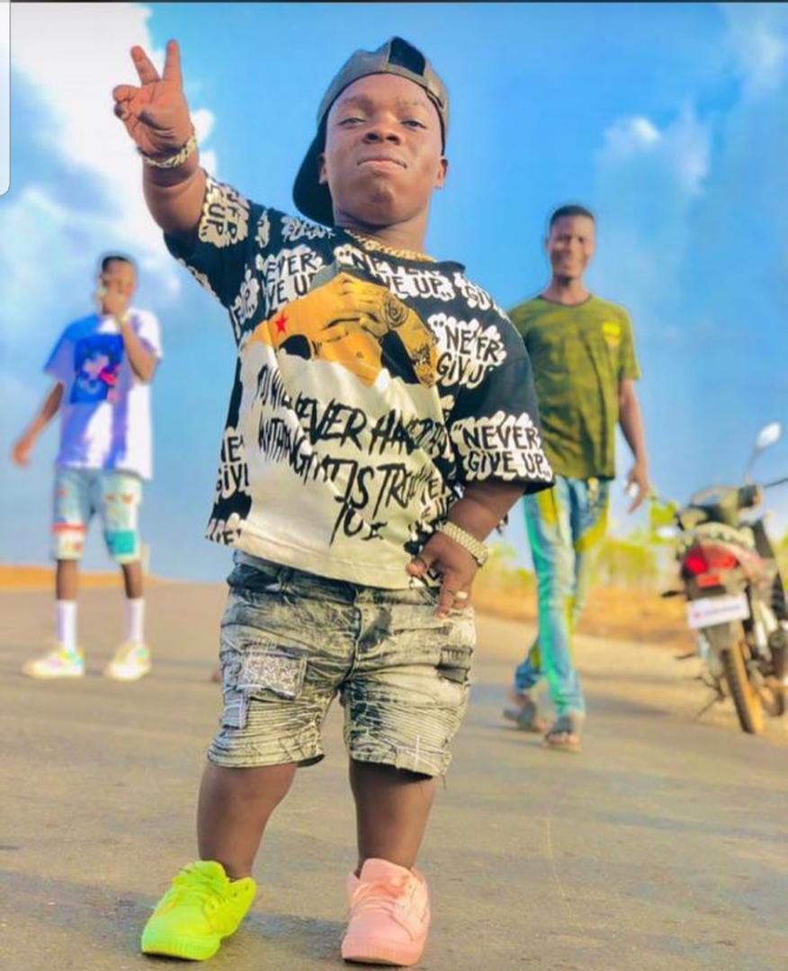 Shatta Bandle and his brother in fierce dance battle attracts laughter ...