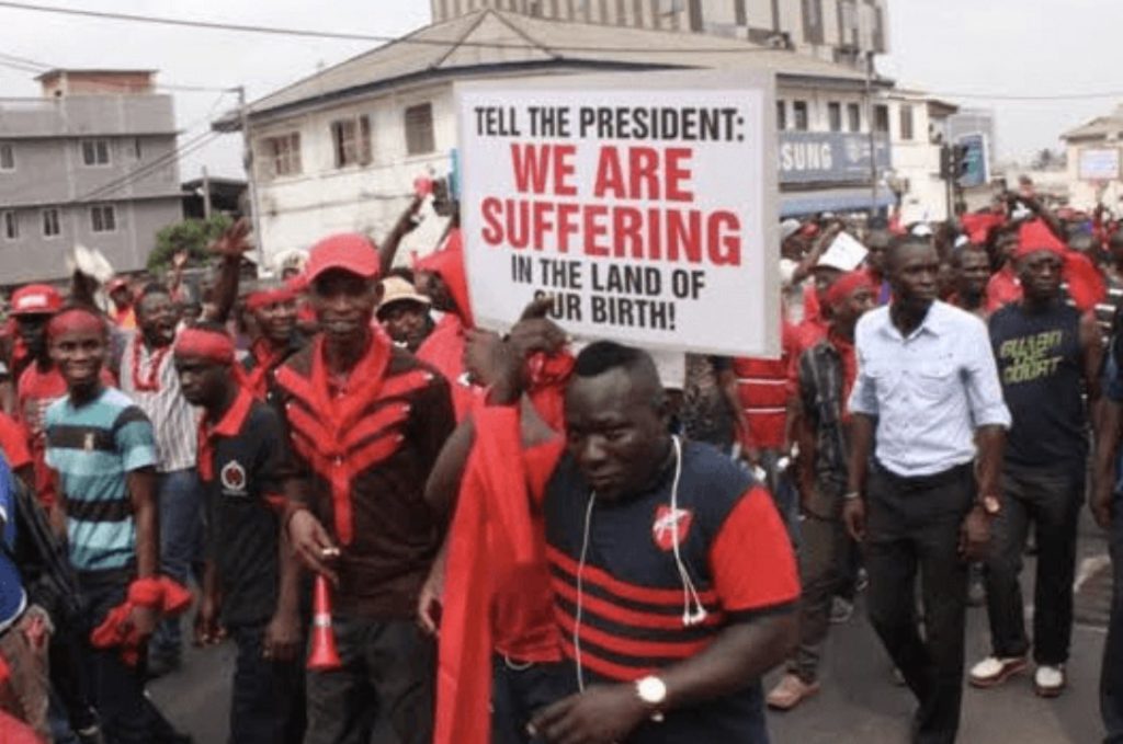 Accra goes red as public sector workers embark on demo [Photos ...
