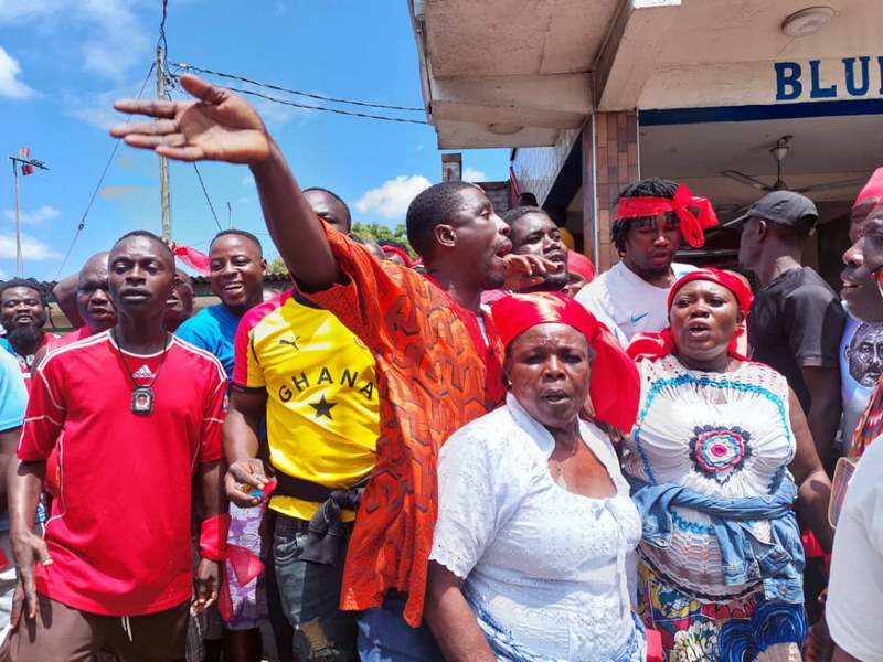 NPP supporters protest alleged removal of Adjei Sowah as Accra Mayor ...