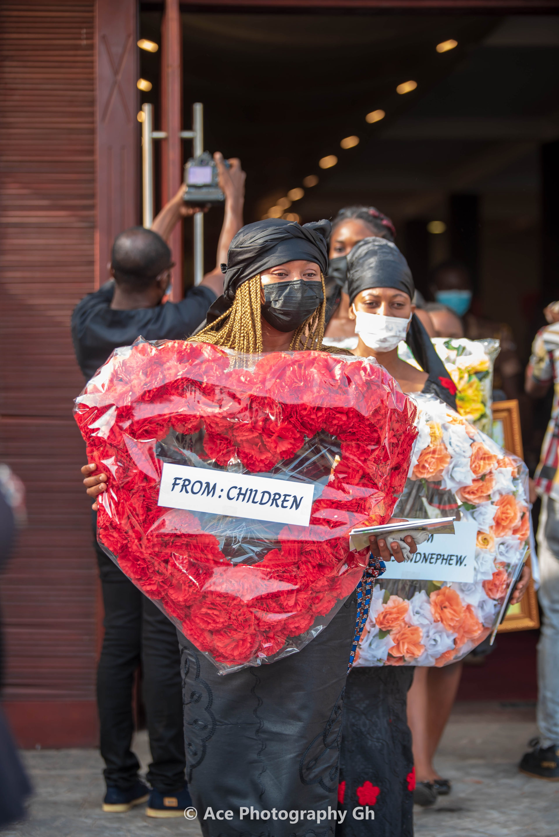 Singer Abiana finally lays mum to rest in solemn funeral ceremony ...