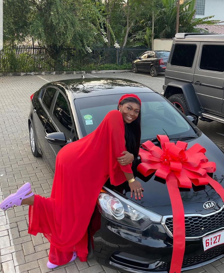 S3fa in wild jubilation after acquiring her first car [Video ...
