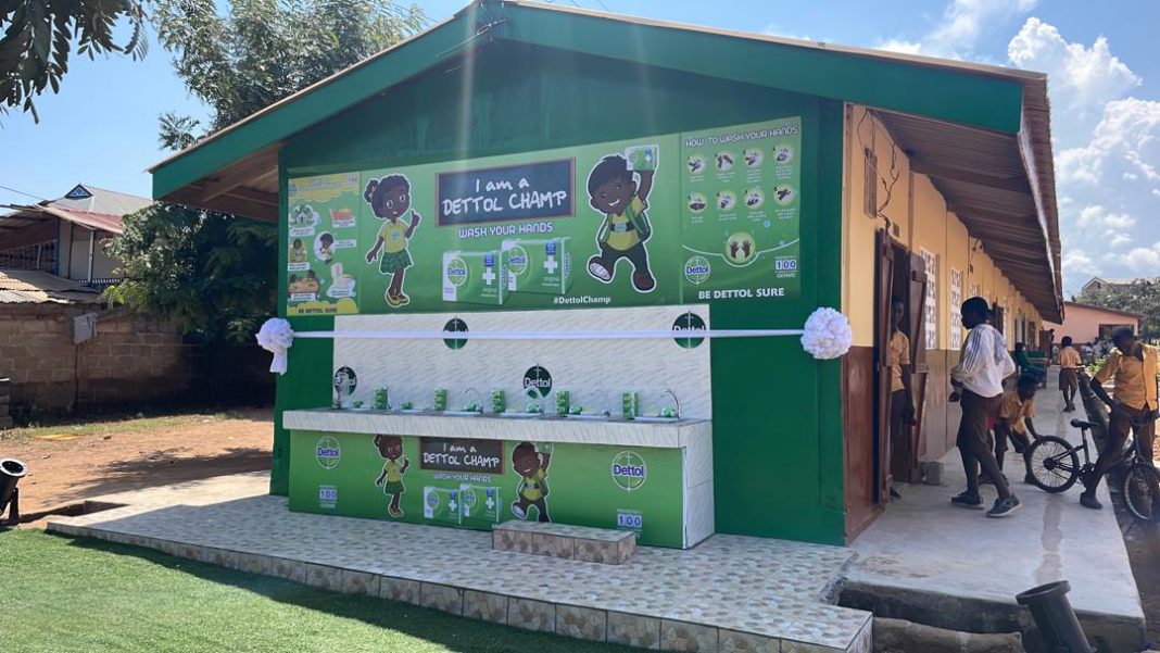 Mallam Gbawe schools unveil modern hand-washing stand [Photos ...