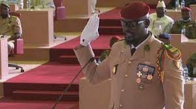 Guinea coup leader sworn in as president - Adomonline.com