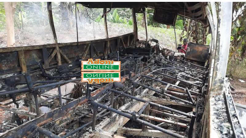 Akomadan accident: Families bury ashes of deceased - Adomonline.com