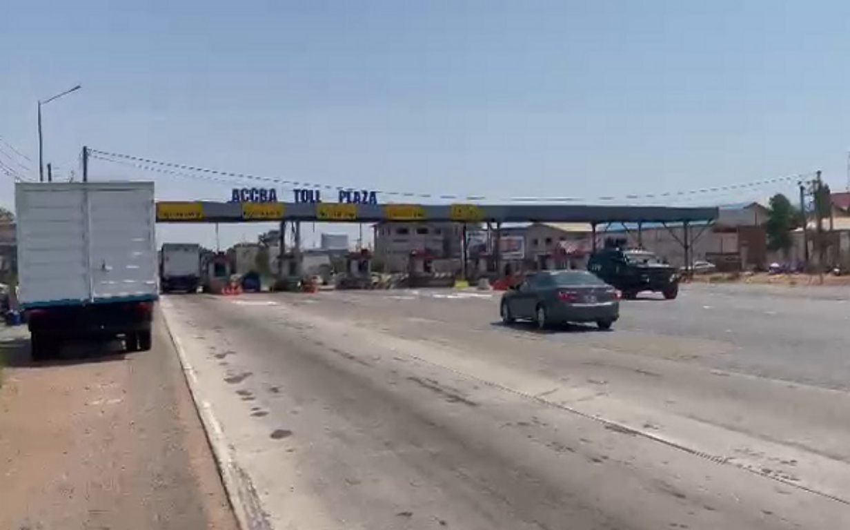 Toll collectors at Tema Toll Plaza demand salary arrears - Adomonline.com
