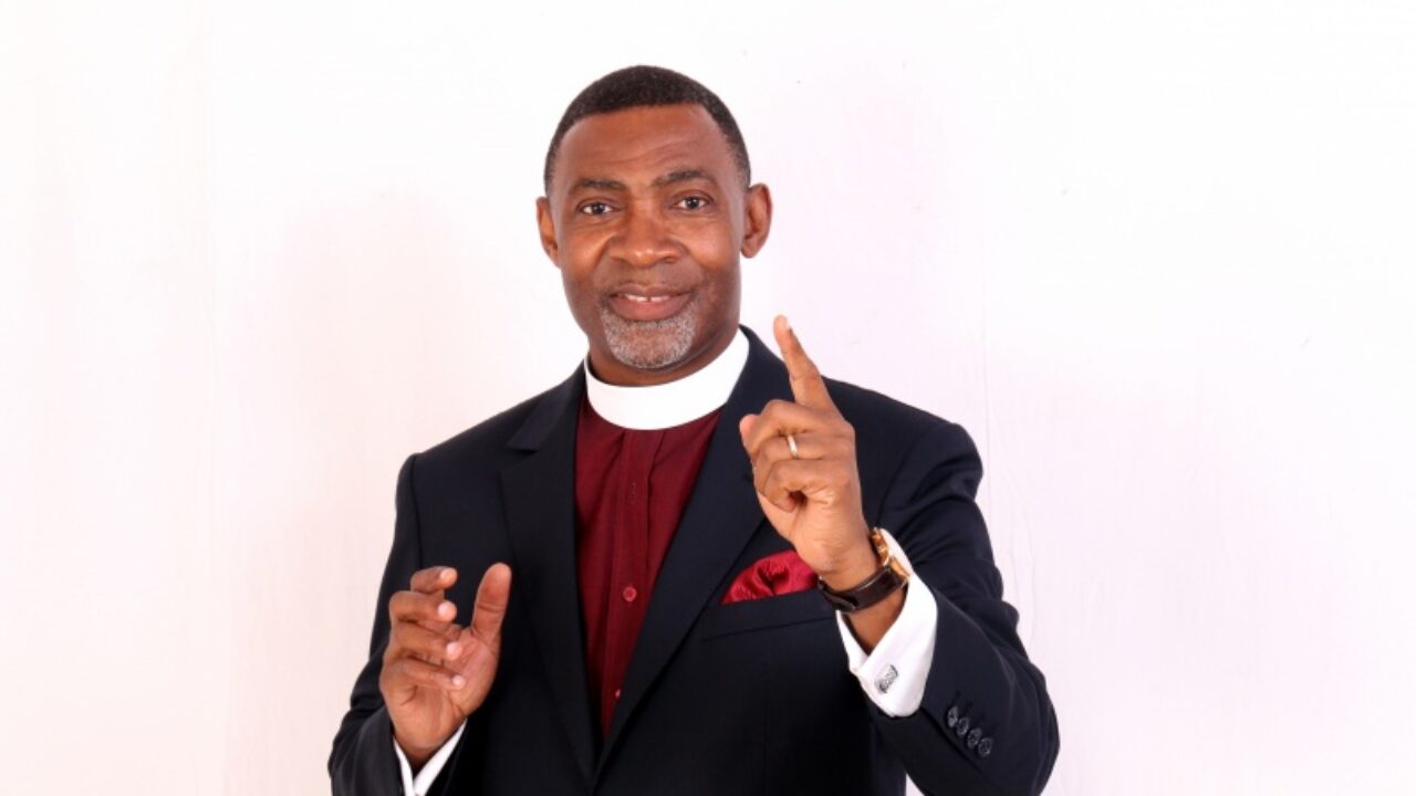 Rev Lawrence Tetteh to support taxi driver who returned missing GH¢8,400 - Adomonline.com