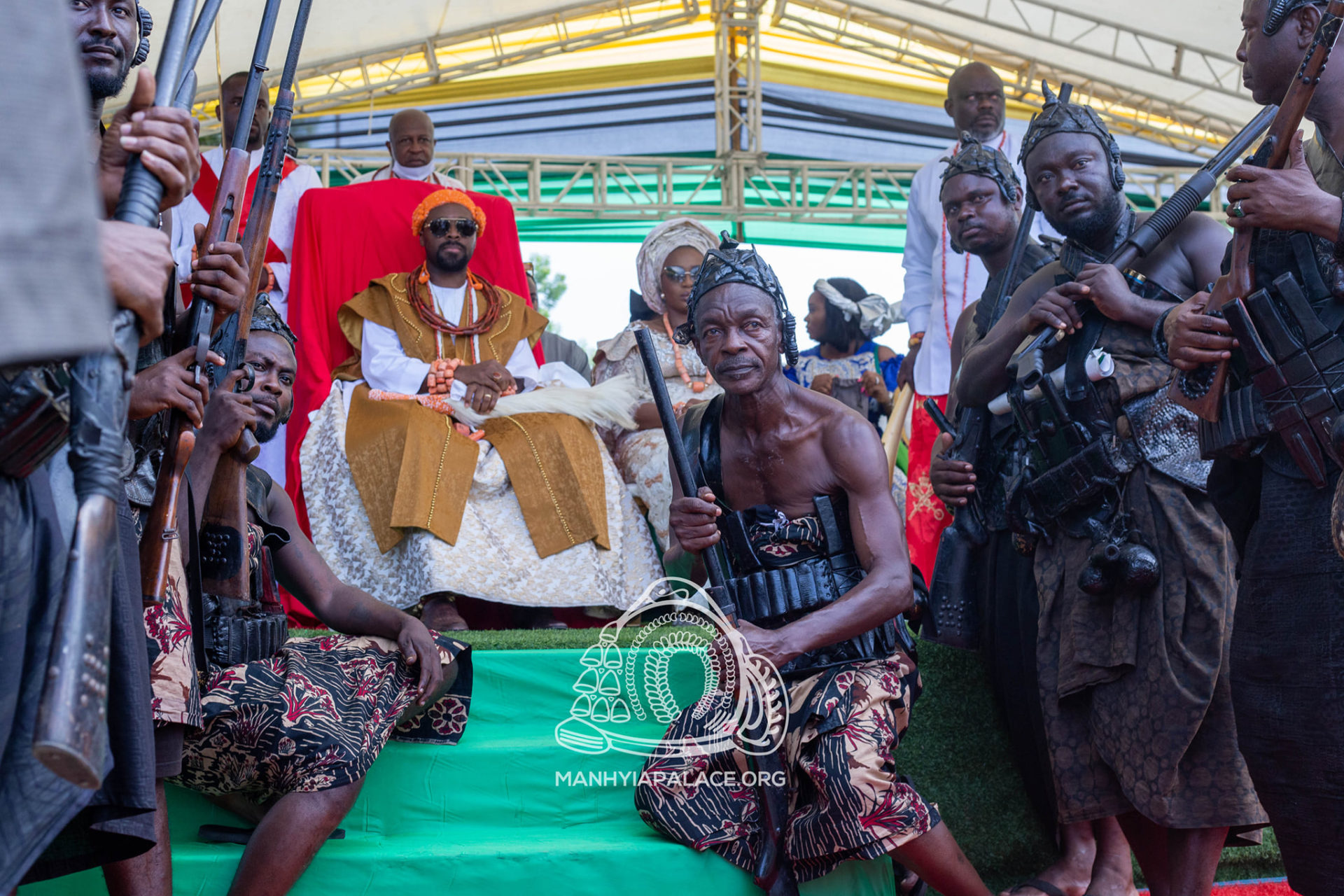 Nigeria king visits Otumfuo [Photos] - Adomonline.com