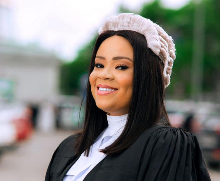Lady who turned lawyer after 11-year struggle shares emotional story ...