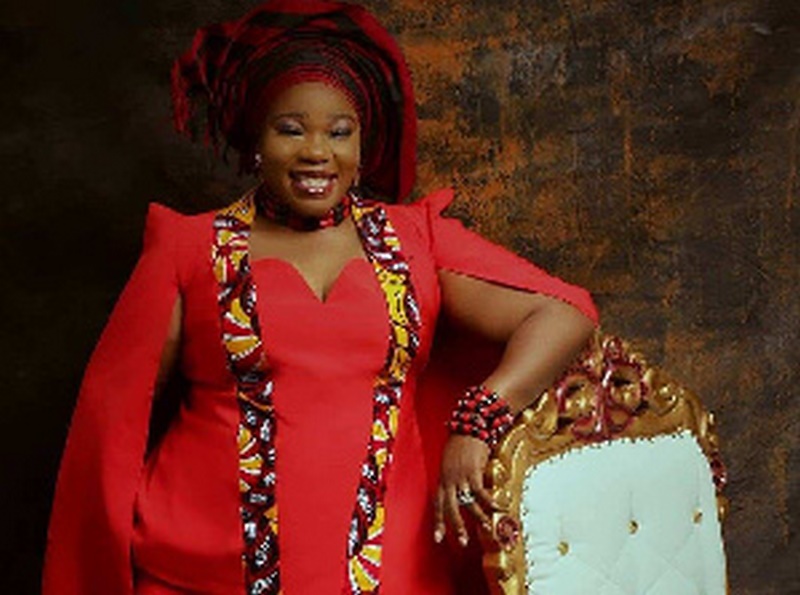 Tears flow as popular actress is laid to rest [Photos+Video ...
